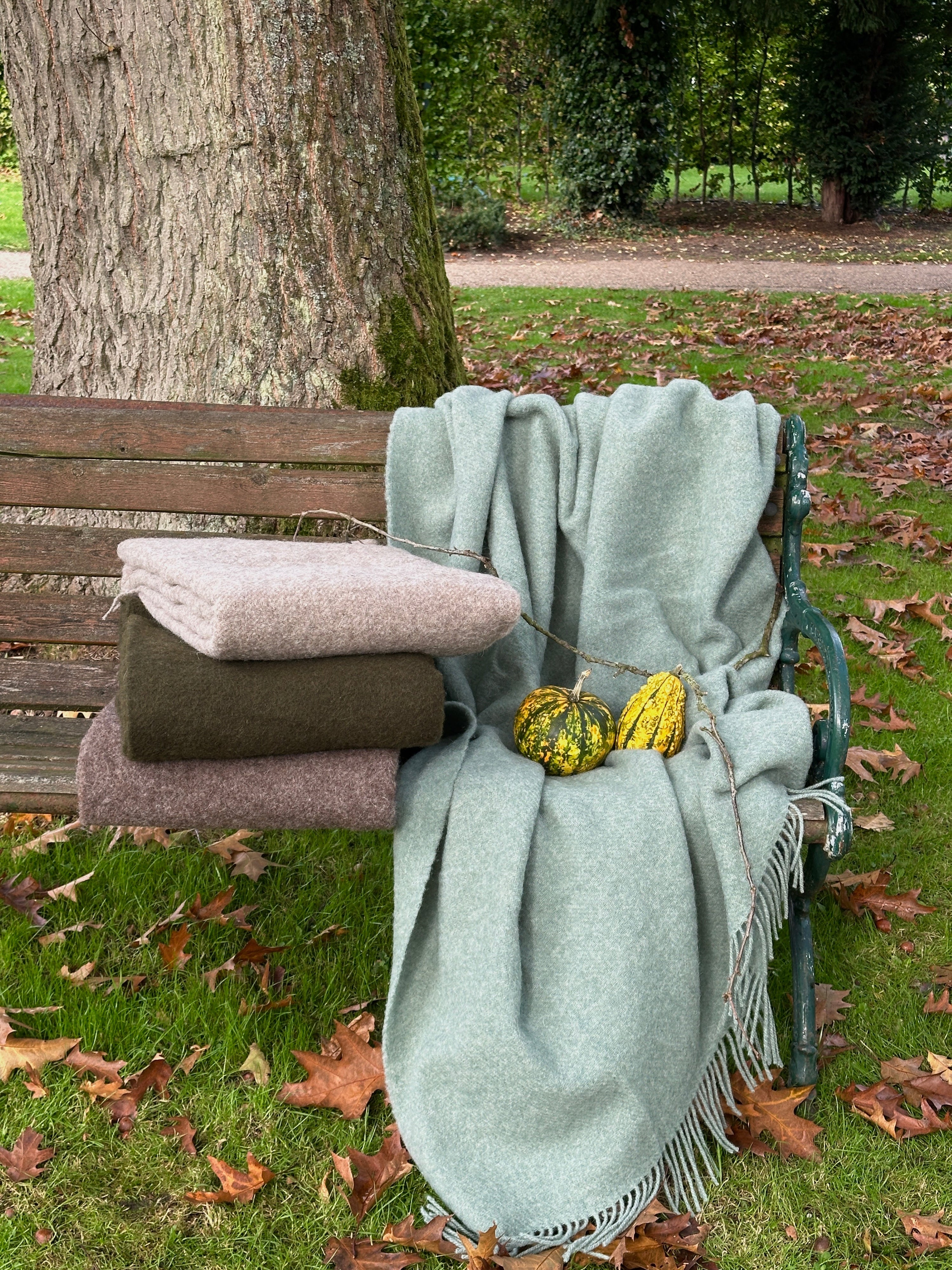 Køb lækre Plaider og tæpper i 100% uld hos Uldplaiden.dk